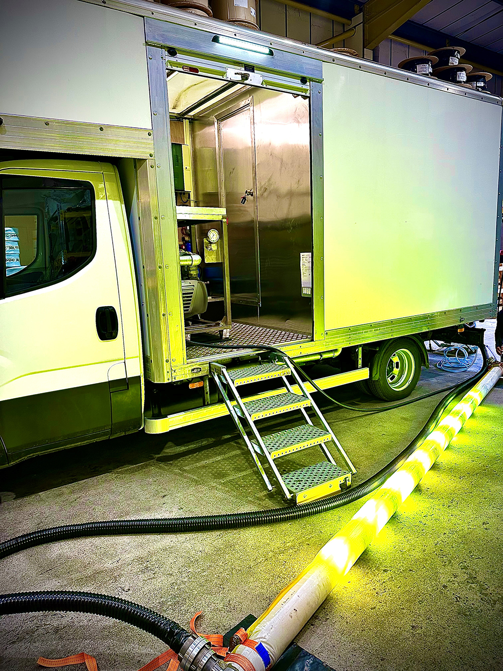 UV Lining Services - Renoline